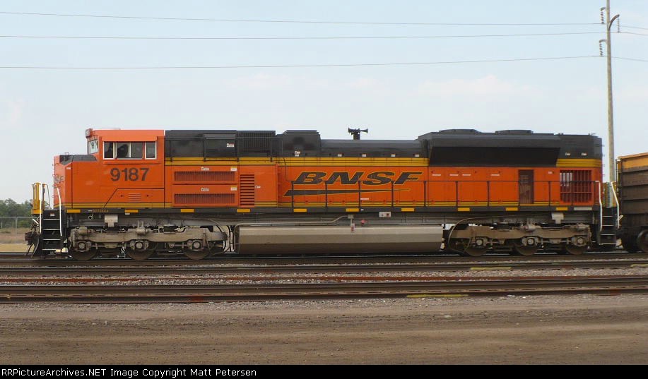 BNSF 9187